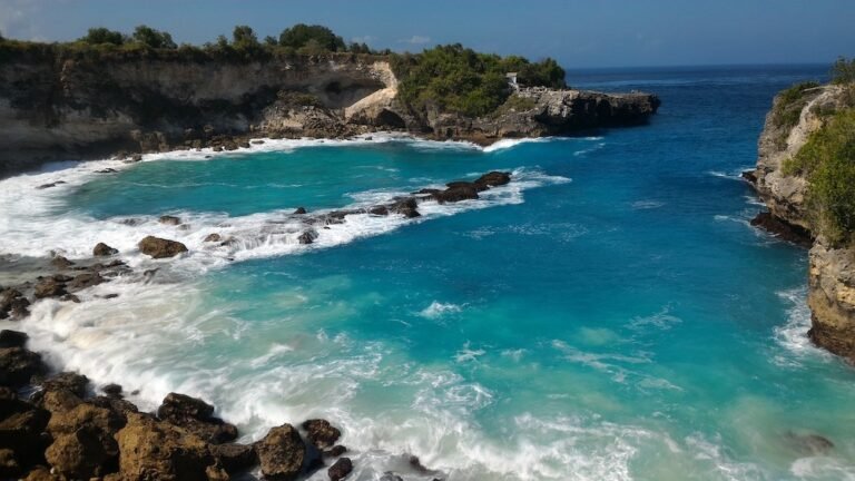10 Cheap Islands To Visit Around The World in 2024 - Isle Keys