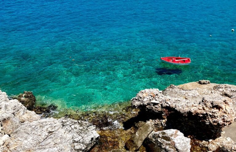The 15 Best Cyclades Islands to Visit in Greece - Isle Keys