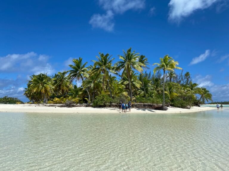 10 Cheap Islands To Visit Around The World in 2024 - Isle Keys