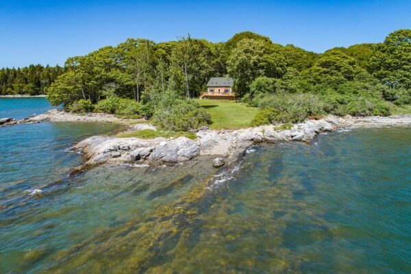 Birch Island Travel Guide 2024 - Isle Keys