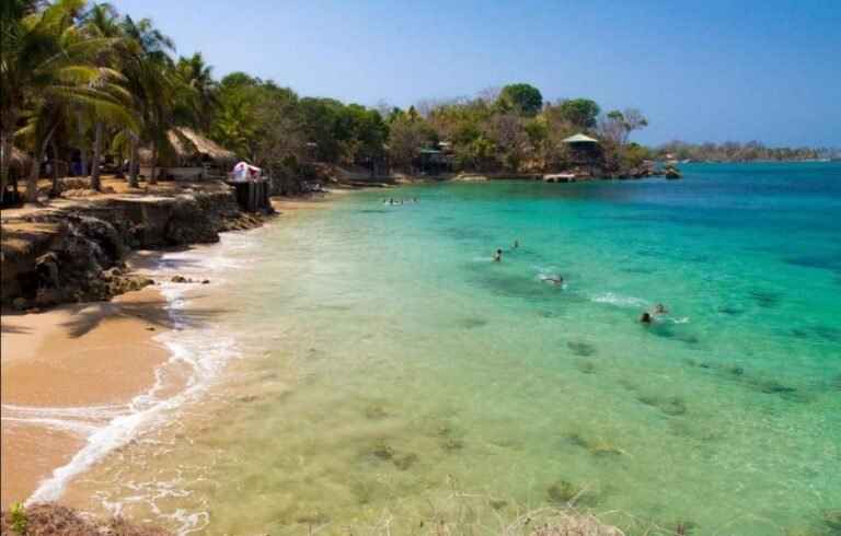 12 of the Best Colombia Islands to Visit In 2024 - Isle Keys