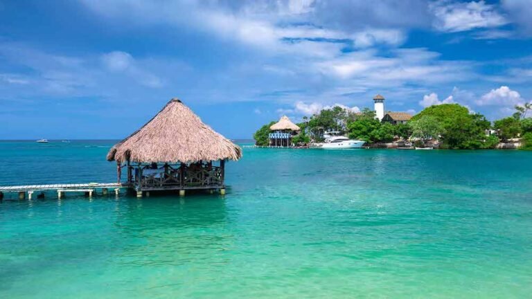 12 of the Best Colombia Islands to Visit In 2024 - Isle Keys