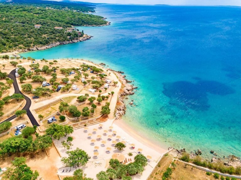 12 of the Best Party Islands in the World - Isle Keys