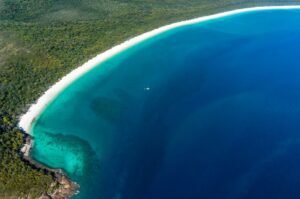 7 Best Islands off Australia to Add to Your Travel Bucket List - Isle Keys
