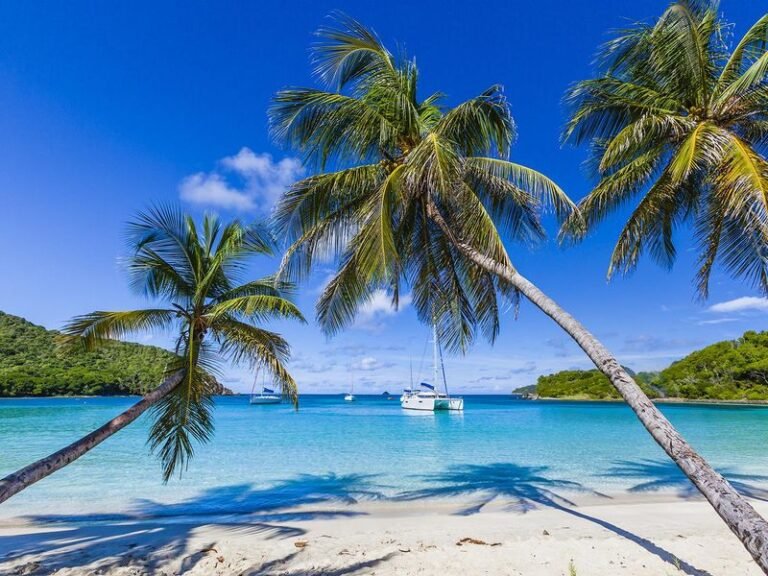 A Travellers Guide to Visiting Berry Islands in the Bahamas - Isle Keys