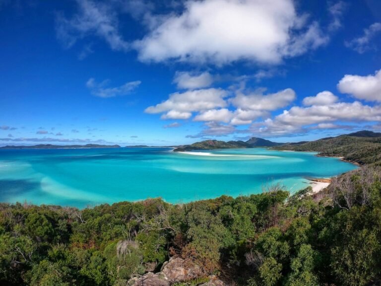 7 Best Islands off Australia to Add to Your Travel Bucket List - Isle Keys