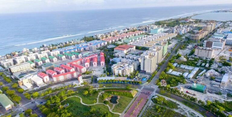 12 Most Incredible Artificial Islands in the World - Isle Keys