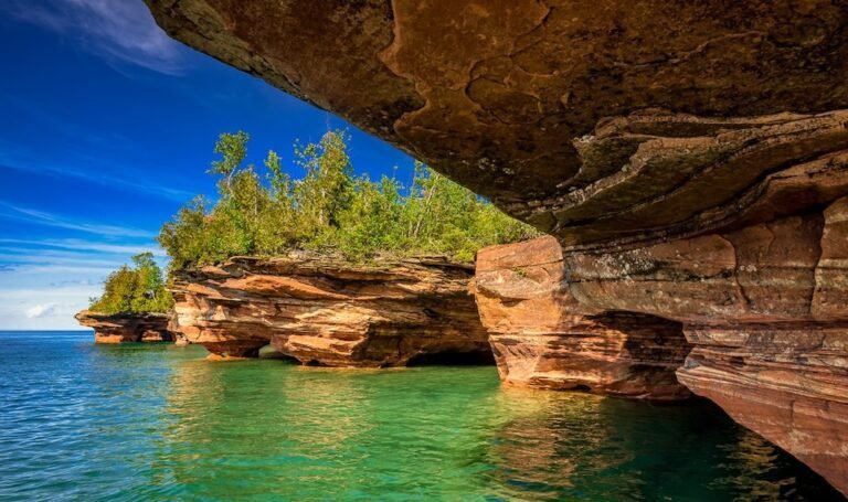 Apostle Islands: 20 Must-See Spots in Wisconsin - Isle Keys