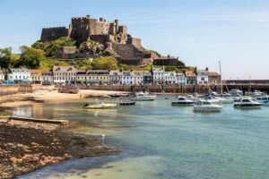 12 Remarkable Things to Do in the Channel Islands - Isle Keys