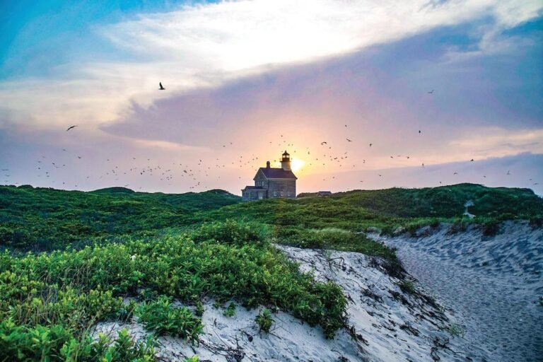10 Incredible Things to Do On Block Island - Isle Keys